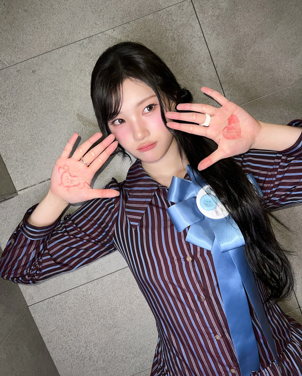 가방에 '이것'까지 단다고? 진화 중인 요즘의 '백꾸'! | 얼루어 코리아 (Allure Korea)